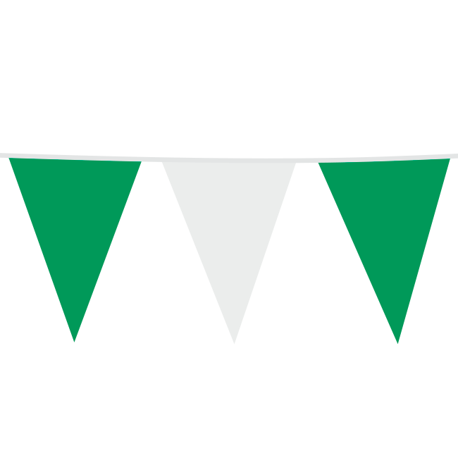 Vlaggenlijn vol grote groen en witte vlaggen bestel je bij Vlaggenclub!