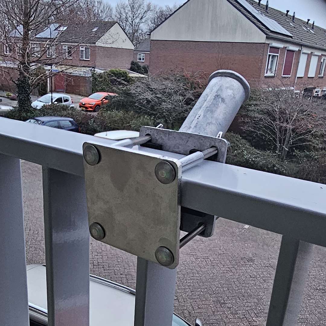 Vlaggenstokhouder balkon leuning voordelig kopen bij Vlaggenclub ...